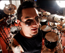 Mike Maeda – Equipo